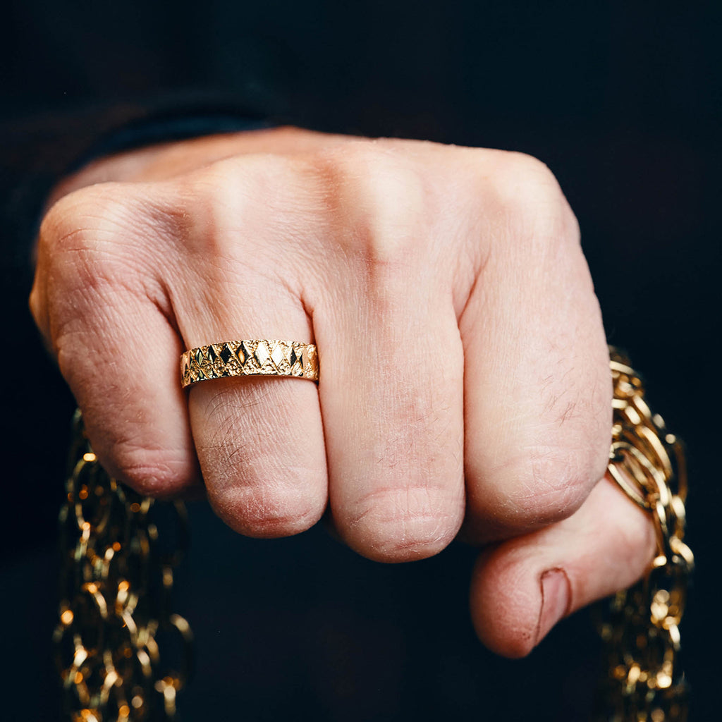 Chequered 9ct Gold Ring | Jeremy Hoye Jewellery